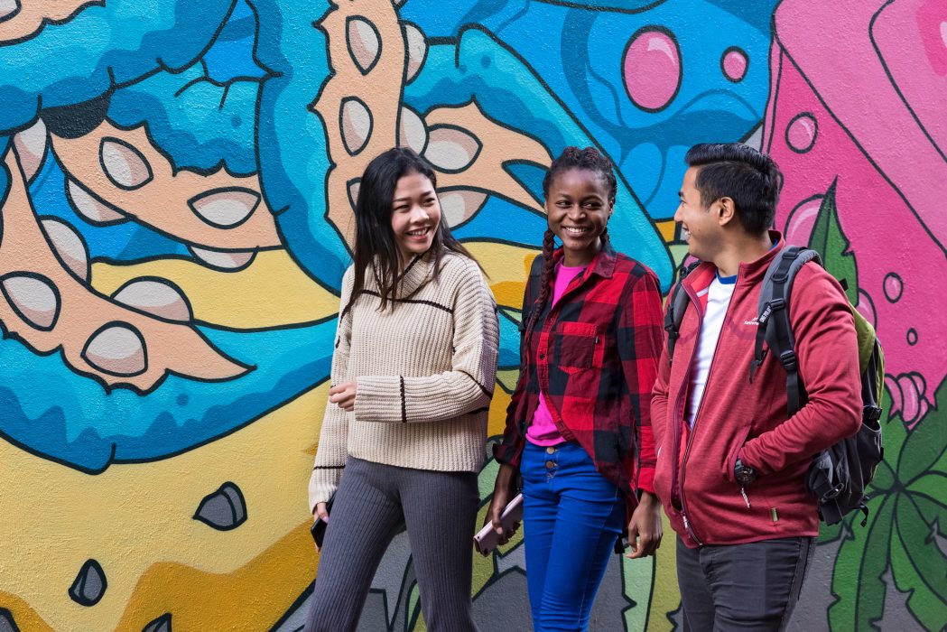 8 Tips on How to Make Friends at Uni in Australia - The University of ...